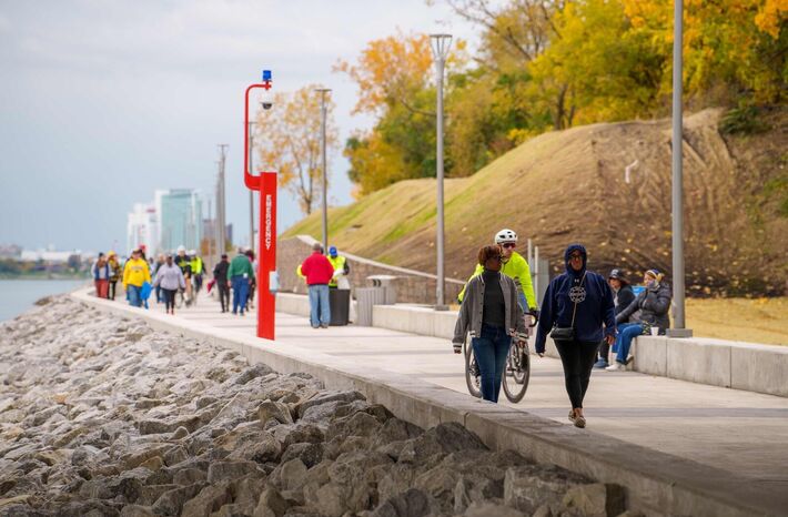 The Riverwalk - Parks & Greenways | Detroit Riverfront Conservancy
